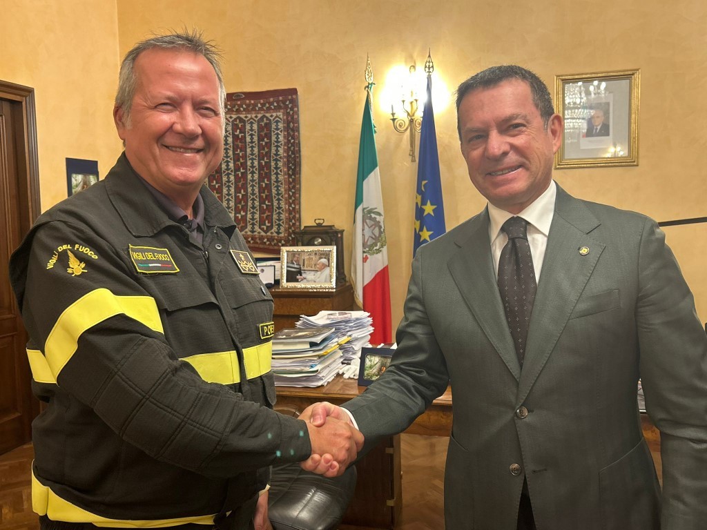 IL PREFETTO CAMPANARO INCONTRA IL NUOVO COMANDANTE DEI VIGILI DEL FUOCO DI POTENZA, DE PINTO